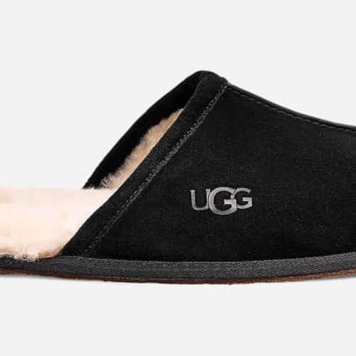 UGG | ® Men's Scuff Sheepskin Backless Slipper in Black/