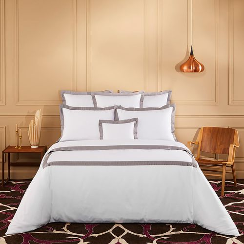 Yves Delorme | Yves Delorme Linea Platine Super King Flat Sheet | Realry