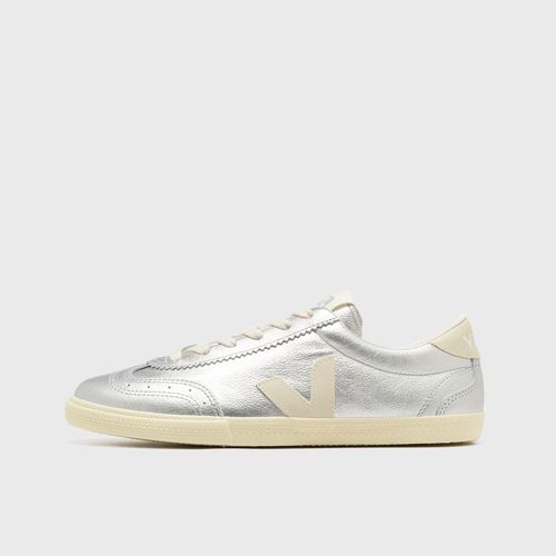 Veja | O.T. LEATHER silver female Lowtop now available at BSTN | Realry