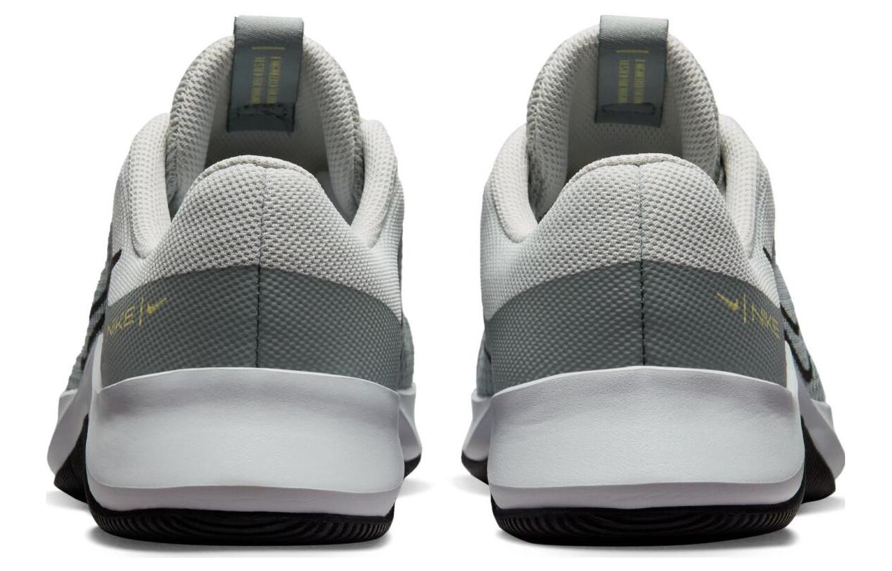 Nike | (WMNS) MC Trainer 2 'Light Silver Mica Green' | Realry